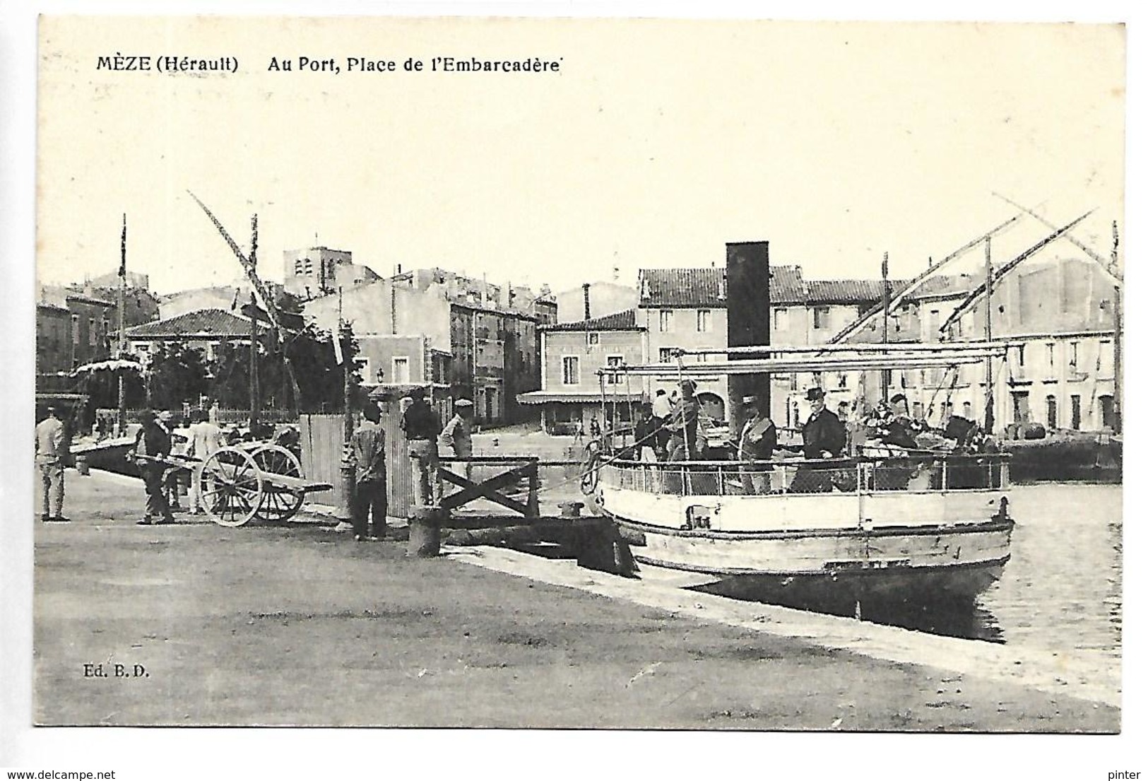 Mèze - MEZE - Au port, place de l'Embarcadère