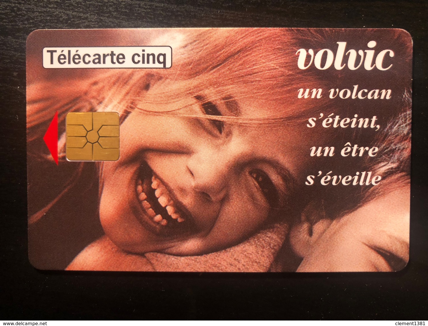 5 Unités - télécarte 5 unités volvic un volcan s'eteint un etre s'eveille