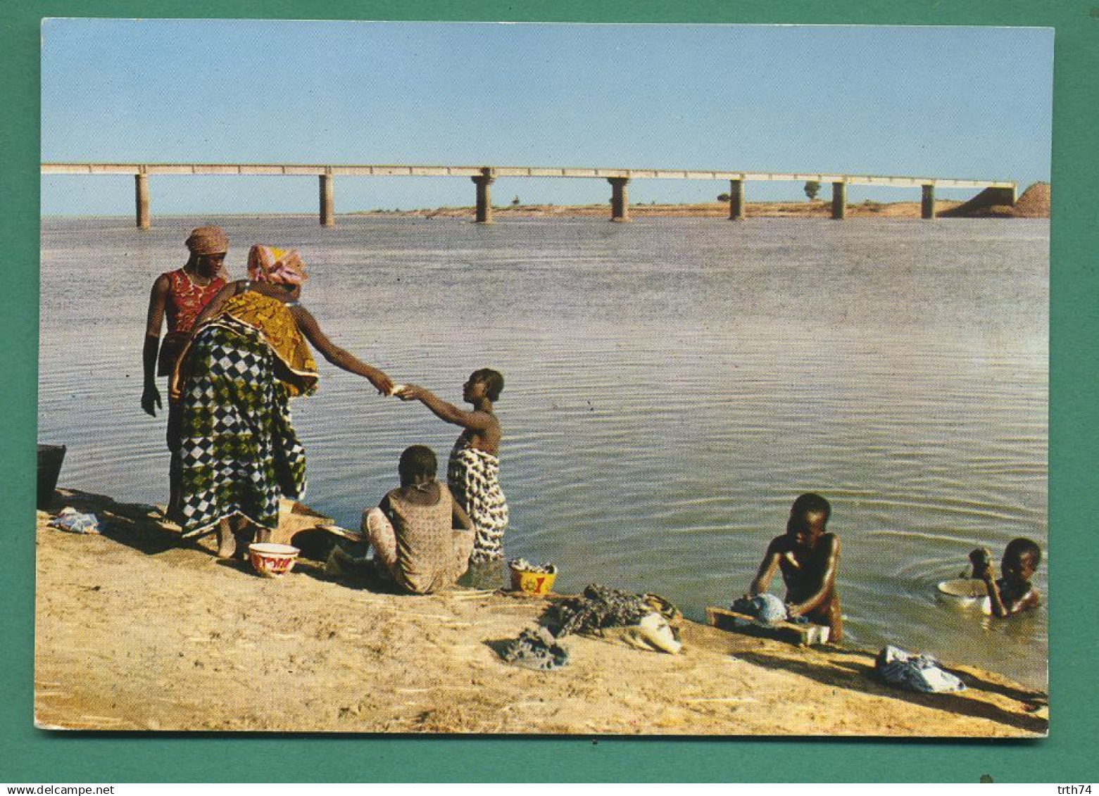 Tchad - Tchad Fort Lamy le pont de Chagoua ( lavandières )